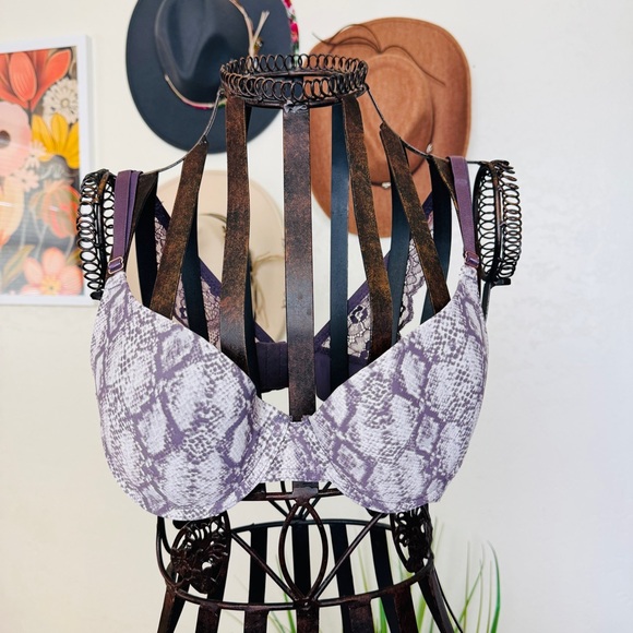 Marilyn Monroe | Intimates & Sleepwear | Marilyn Monroe Purple Snake ...